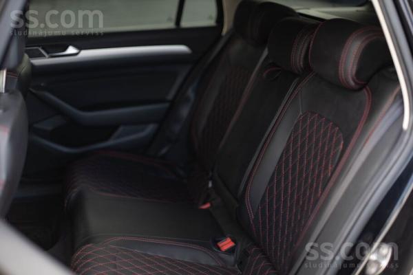 Black Volkswagen Passat B8 2018 in Riga, with an engine capacity of 2.00 L and mileage of 328 thousand km for 8590 €, photo 11 on AUTOMOTO.COM.LV