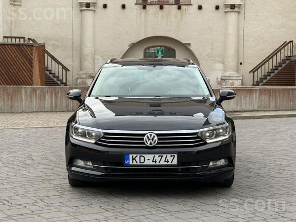 Black Volkswagen Passat B8 2018 in Riga, with an engine capacity of 2.00 L and mileage of 232 thousand km for 11900 €, photo 4 on AUTOMOTO.COM.LV