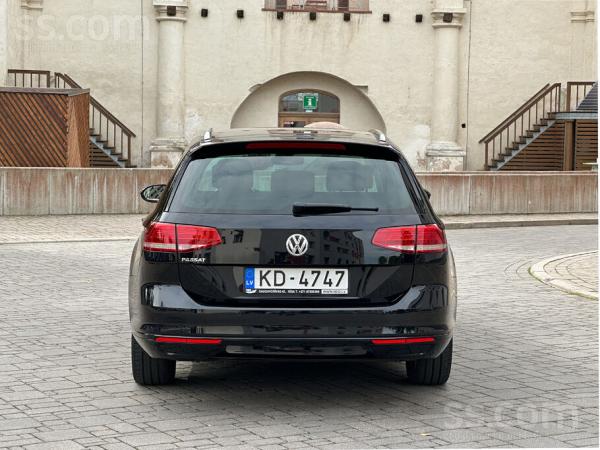 Black Volkswagen Passat B8 2018 in Riga, with an engine capacity of 2.00 L and mileage of 232 thousand km for 11900 €, photo 6 on AUTOMOTO.COM.LV
