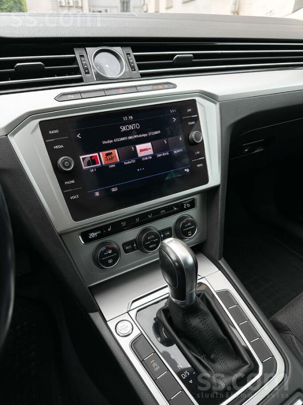 Black Volkswagen Passat B8 2018 in Riga, with an engine capacity of 2.00 L and mileage of 232 thousand km for 11900 €, photo 8 on AUTOMOTO.COM.LV