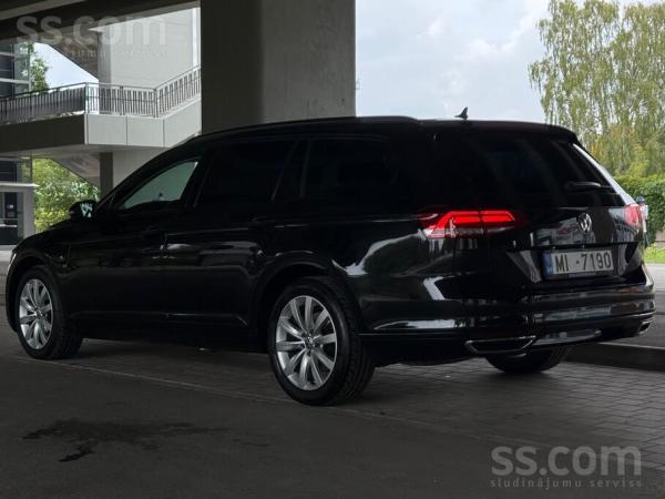 Melns Volkswagen Passat B8 2018 Rīga, ar dzinēja tilpumu 2.00 L un nobraukumu 235 tūkst. km par 12000 €, foto 4 vietnē AUTOMOTO.COM.LV