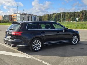 Melns Volkswagen Passat B8 2018 Rīga, ar dzinēja tilpumu 2.00 L un nobraukumu 192 tūkst. km par 15400 €, foto 4 vietnē AUTOMOTO.COM.LV