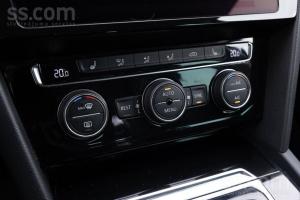 Black Volkswagen Passat B8 2018 in Riga, with an engine capacity of 2.00 L and mileage of 180 thousand km for 13800 €, photo 20 on AUTOMOTO.COM.LV