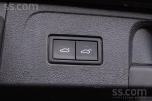 Black Volkswagen Passat B8 2018 in Riga, with an engine capacity of 2.00 L and mileage of 180 thousand km for 13800 €, photo 23 on AUTOMOTO.COM.LV
