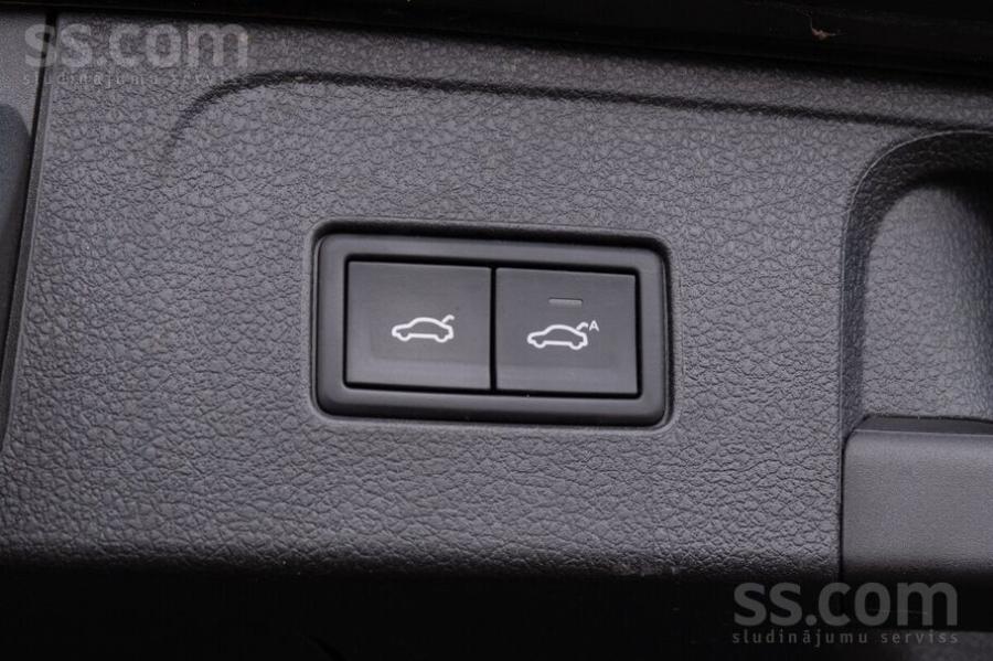 Black Volkswagen Passat B8 2018 in Riga, with an engine capacity of 2.00 L and mileage of 180 thousand km for 13800 €, photo 23 on AUTOMOTO.COM.LV