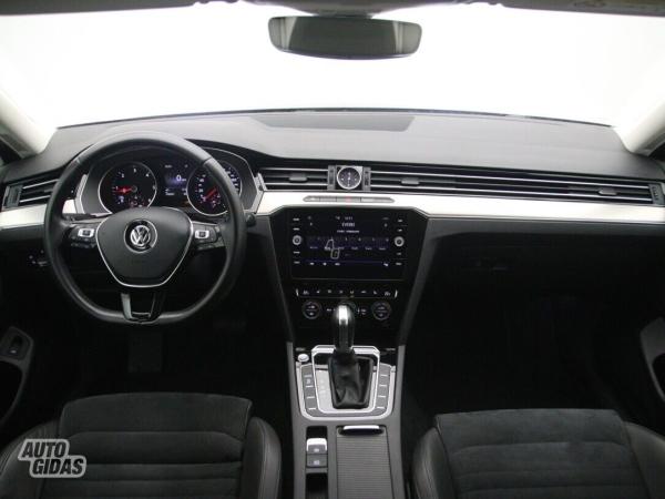 Black Volkswagen Passat B8 2019 in Vilnius, with an engine capacity of 2.00 L and mileage of 210 thousand km for 14599 €, photo 2 on AUTOMOTO.COM.LV