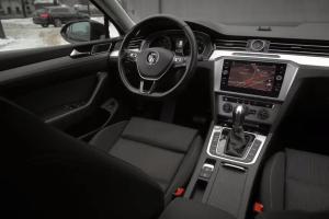 Black Volkswagen Passat B8 2019 in Jelgava, with an engine capacity of 1.60 L and mileage of 141 thousand km for 17600 €, photo 9 on AUTOMOTO.COM.LV