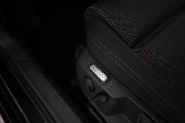 Black Volkswagen Passat B8 2019 in Jelgava, with an engine capacity of 1.60 L and mileage of 141 thousand km for 17600 €, photo 10 on AUTOMOTO.COM.LV