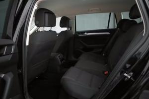 Black Volkswagen Passat B8 2019 in Jelgava, with an engine capacity of 1.60 L and mileage of 141 thousand km for 17600 €, photo 18 on AUTOMOTO.COM.LV