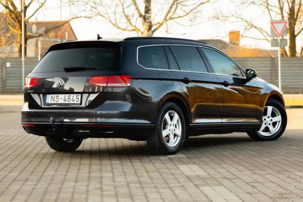 Black Volkswagen Passat B8 2019 in Jelgava, with an engine capacity of 2.00 L and mileage of 248 thousand km for 13200 €, photo 6 on AUTOMOTO.COM.LV
