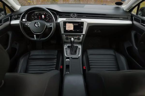 Black Volkswagen Passat B8 2019 in Jelgava, with an engine capacity of 2.00 L and mileage of 248 thousand km for 13200 €, photo 8 on AUTOMOTO.COM.LV
