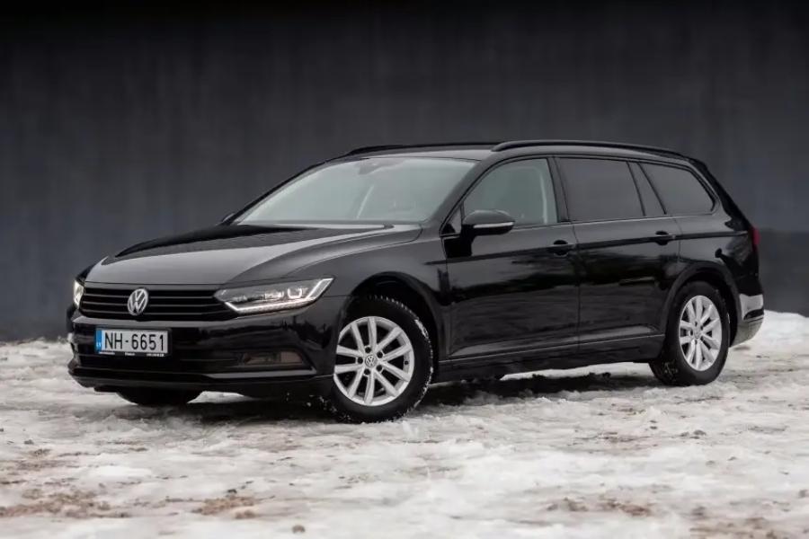 Black Volkswagen Passat B8 2019 in Jelgava, with an engine capacity of 1.60 L and mileage of 141 thousand km for 17600 €, photo 1 on AUTOMOTO.COM.LV