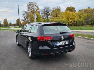 Black Volkswagen Passat B8 2019 in Riga, with an engine capacity of 2.00 L and mileage of 200 thousand km for 12800 €, photo 8 on AUTOMOTO.COM.LV