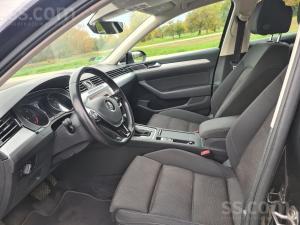 Black Volkswagen Passat B8 2019 in Riga, with an engine capacity of 2.00 L and mileage of 200 thousand km for 12800 €, photo 15 on AUTOMOTO.COM.LV