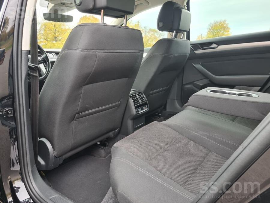 Black Volkswagen Passat B8 2019 in Riga, with an engine capacity of 2.00 L and mileage of 200 thousand km for 12800 €, photo 17 on AUTOMOTO.COM.LV