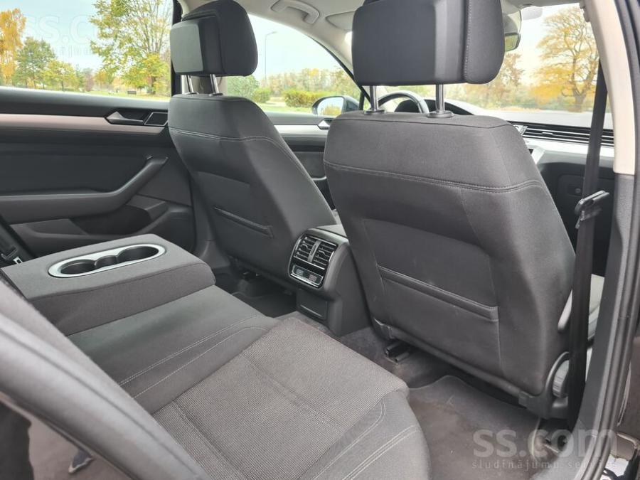 Black Volkswagen Passat B8 2019 in Riga, with an engine capacity of 2.00 L and mileage of 200 thousand km for 12800 €, photo 19 on AUTOMOTO.COM.LV