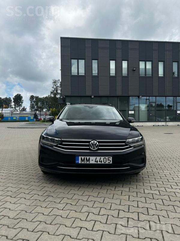 Melns Volkswagen Passat B8 2020 Rīga, ar dzinēja tilpumu 1.50 L un nobraukumu 132 tūkst. km par 15000 €, foto 1 vietnē AUTOMOTO.COM.LV