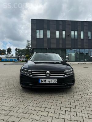 Melns Volkswagen Passat B8 2020 Rīga, ar dzinēja tilpumu 1.50 L un nobraukumu 132 tūkst. km par 15000 €, foto  vietnē AUTOMOTO.COM.LV