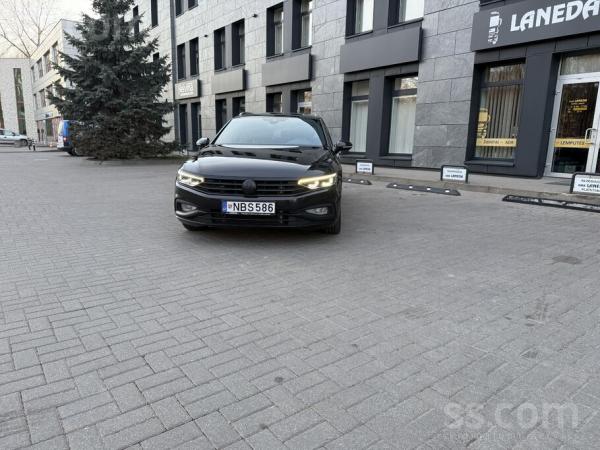 Черный Фольксваген Пассат Б8 2020 в Клайпеда, объемом двигателя 2.00 л и пробегом 235 тыс. км за 21900 €, фото 2 на AUTOMOTO.COM.LV