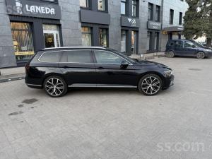 Black Volkswagen Passat B8 2020 in Klaipeda, with an engine capacity of 2.00 L and mileage of 235 thousand km for 21900 €, photo 6 on AUTOMOTO.COM.LV