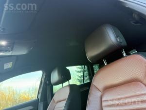 Black Volkswagen Passat B8 2020 in Klaipeda, with an engine capacity of 2.00 L and mileage of 235 thousand km for 21900 €, photo 12 on AUTOMOTO.COM.LV
