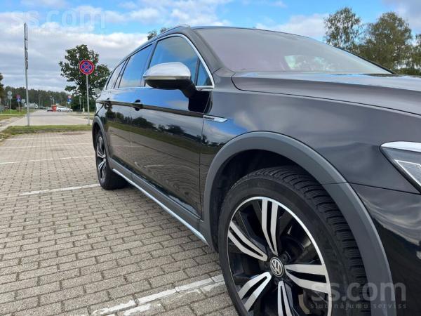 Black Volkswagen Passat B8 2020 in Riga, with an engine capacity of 2.00 L and mileage of 189 thousand km for 16900 €, photo 4 on AUTOMOTO.COM.LV