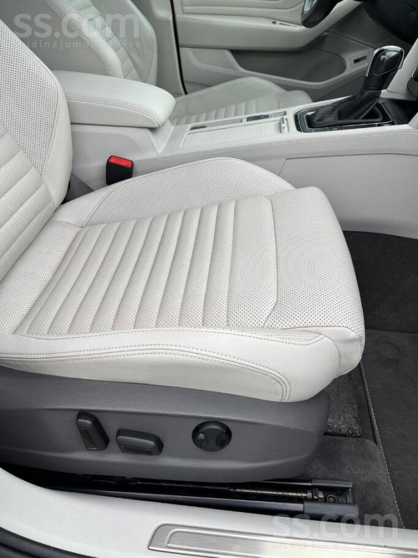 Black Volkswagen Passat B8 2020 in Riga, with an engine capacity of 2.00 L and mileage of 189 thousand km for 16900 €, photo 7 on AUTOMOTO.COM.LV