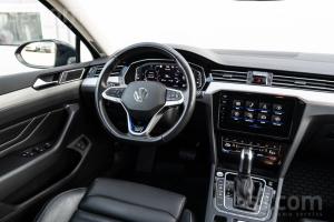 Black Volkswagen Passat B8 2021 in Riga, with an engine capacity of 1.40 L and mileage of 92 thousand km for 23500 €, photo 12 on AUTOMOTO.COM.LV