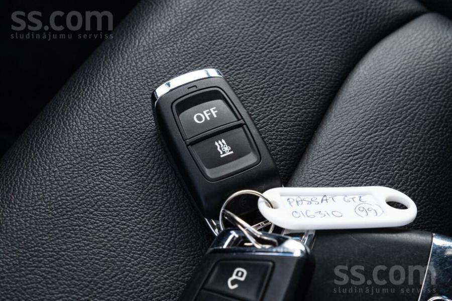 Black Volkswagen Passat B8 2021 in Riga, with an engine capacity of 1.40 L and mileage of 92 thousand km for 23500 €, photo 29 on AUTOMOTO.COM.LV