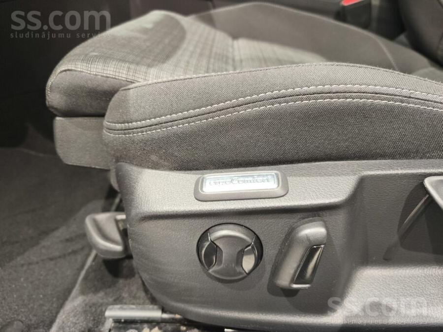 Black Volkswagen Passat B8 2021 in Riga, with an engine capacity of 1.50 L and mileage of 180 thousand km for 14490 €, photo 14 on AUTOMOTO.COM.LV