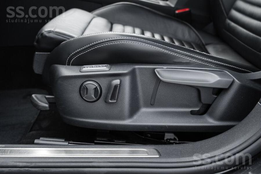 Black Volkswagen Passat B8 2021 in Riga, with an engine capacity of 2.00 L and mileage of 152 thousand km for 24050 €, photo 15 on AUTOMOTO.COM.LV