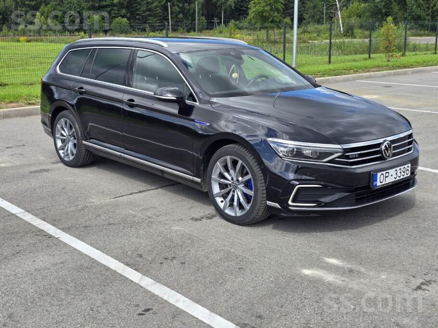 Black Volkswagen Passat B8 2021 in Riga, with an engine capacity of 1.40 L and mileage of 189 thousand km for 21500 €, photo 1 on AUTOMOTO.COM.LV