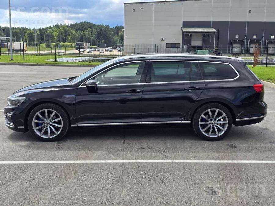 Black Volkswagen Passat B8 2021 in Riga, with an engine capacity of 1.40 L and mileage of 189 thousand km for 21500 €, photo 7 on AUTOMOTO.COM.LV