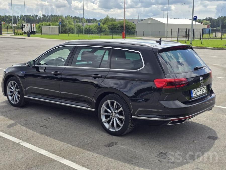Black Volkswagen Passat B8 2021 in Riga, with an engine capacity of 1.40 L and mileage of 189 thousand km for 21500 €, photo 5 on AUTOMOTO.COM.LV