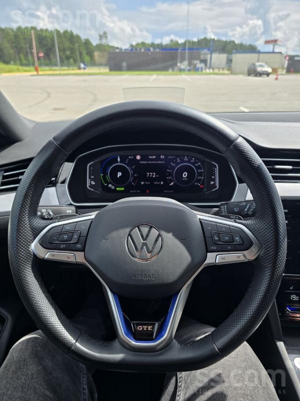 Black Volkswagen Passat B8 2021 in Riga, with an engine capacity of 1.40 L and mileage of 189 thousand km for 21500 €, photo 8 on AUTOMOTO.COM.LV