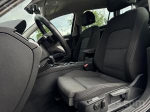 Black Volkswagen Passat B8 2021 in Valmiera, with an engine capacity of 2.00 L and mileage of 136 thousand km for 16500 €, photo 8 on AUTOMOTO.COM.LV