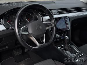 Black Volkswagen Passat B8 2021 in Valmiera, with an engine capacity of 2.00 L and mileage of 136 thousand km for 16500 €, photo 9 on AUTOMOTO.COM.LV