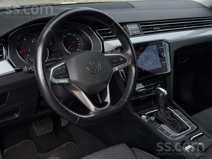 Black Volkswagen Passat B8 2021 in Valmiera, with an engine capacity of 2.00 L and mileage of 136 thousand km for 16500 €, photo 9 on AUTOMOTO.COM.LV