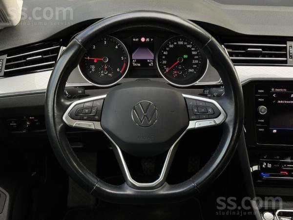 Black Volkswagen Passat B8 2021 in Valmiera, with an engine capacity of 2.00 L and mileage of 136 thousand km for 16500 €, photo 10 on AUTOMOTO.COM.LV