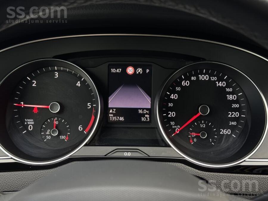 Black Volkswagen Passat B8 2021 in Valmiera, with an engine capacity of 2.00 L and mileage of 136 thousand km for 16500 €, photo 13 on AUTOMOTO.COM.LV