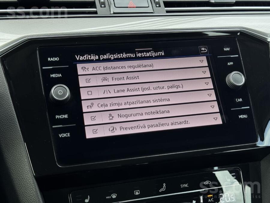 Black Volkswagen Passat B8 2021 in Valmiera, with an engine capacity of 2.00 L and mileage of 136 thousand km for 16500 €, photo 14 on AUTOMOTO.COM.LV