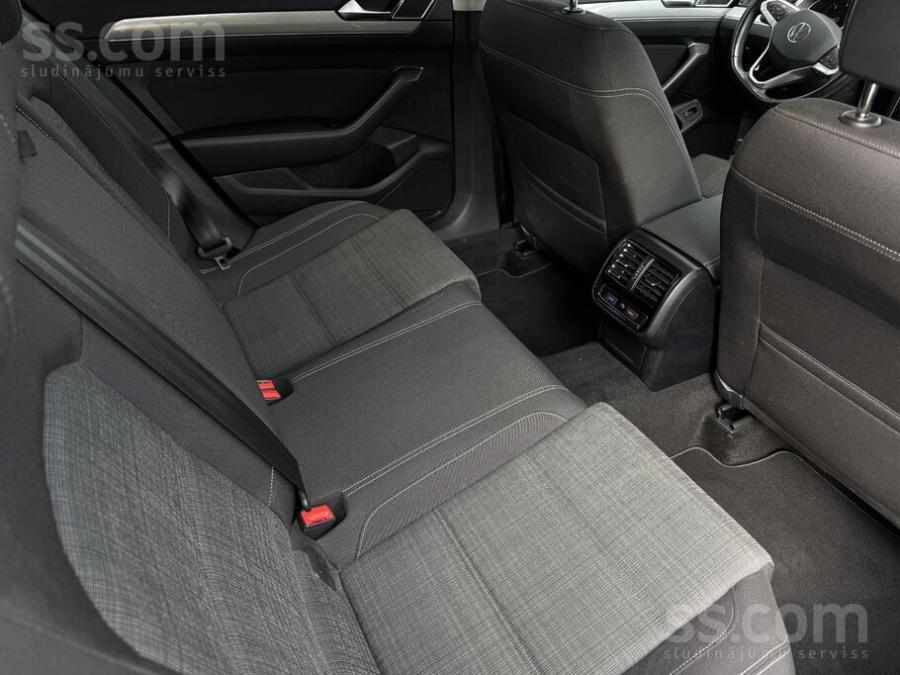 Black Volkswagen Passat B8 2021 in Valmiera, with an engine capacity of 2.00 L and mileage of 136 thousand km for 16500 €, photo 23 on AUTOMOTO.COM.LV