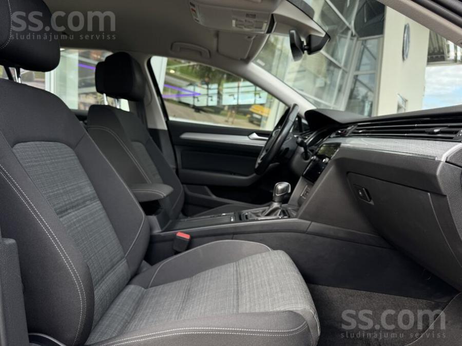Black Volkswagen Passat B8 2021 in Valmiera, with an engine capacity of 2.00 L and mileage of 136 thousand km for 16500 €, photo 24 on AUTOMOTO.COM.LV