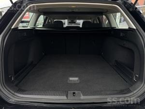 Black Volkswagen Passat B8 2021 in Valmiera, with an engine capacity of 2.00 L and mileage of 136 thousand km for 16500 €, photo 25 on AUTOMOTO.COM.LV