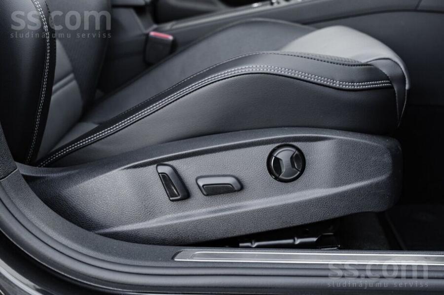 Black Volkswagen Passat B8 2022 in Riga, with an engine capacity of 2.00 L and mileage of 143 thousand km for 24500 €, photo 9 on AUTOMOTO.COM.LV