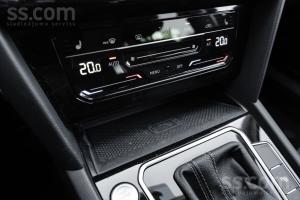 Black Volkswagen Passat B8 2022 in Riga, with an engine capacity of 2.00 L and mileage of 143 thousand km for 24500 €, photo 25 on AUTOMOTO.COM.LV