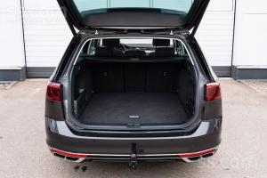 Melns Volkswagen Passat B8 2022 Rīga, ar dzinēja tilpumu 2.00 L un nobraukumu 142 tūkst. km par 23950 €, foto 19 vietnē AUTOMOTO.COM.LV