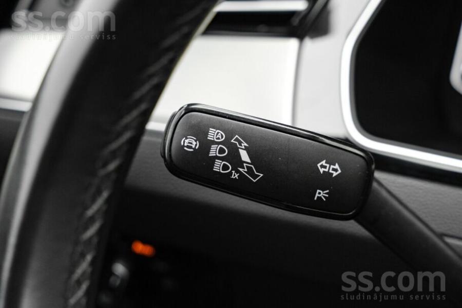 Black Volkswagen Passat B8 2022 in Riga, with an engine capacity of 2.00 L and mileage of 155 thousand km for 22900 €, photo 19 on AUTOMOTO.COM.LV