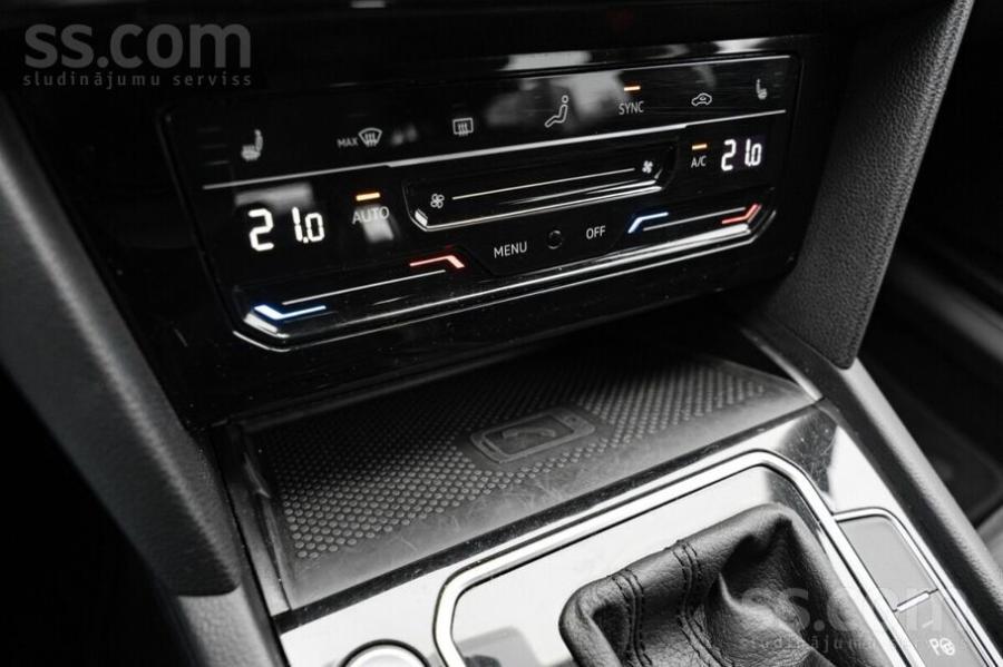 Black Volkswagen Passat B8 2022 in Riga, with an engine capacity of 2.00 L and mileage of 155 thousand km for 22900 €, photo 26 on AUTOMOTO.COM.LV