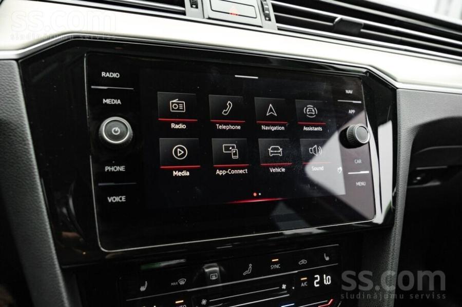 Black Volkswagen Passat B8 2022 in Riga, with an engine capacity of 2.00 L and mileage of 155 thousand km for 22900 €, photo 28 on AUTOMOTO.COM.LV